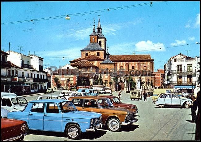 Plaza del generalísimo e Iglesia de San Juan Bautista en Arganda del ...